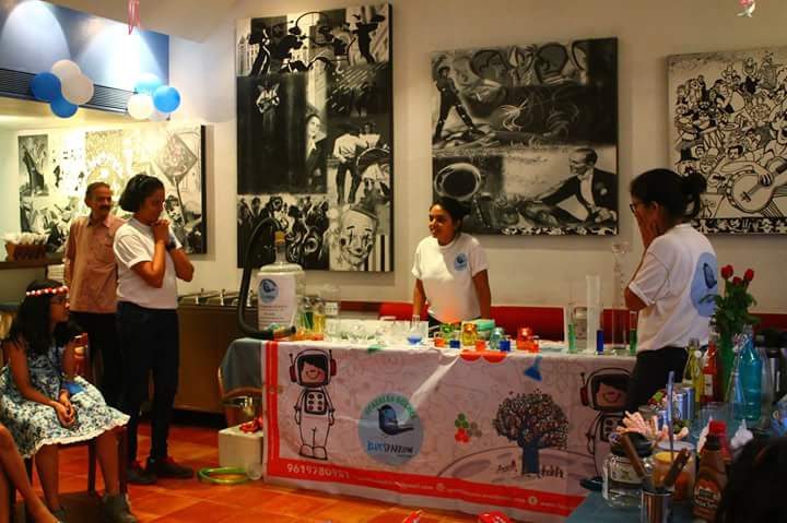 Blue Sparrow Science Party - Science Themed Birthday Party, Science ...